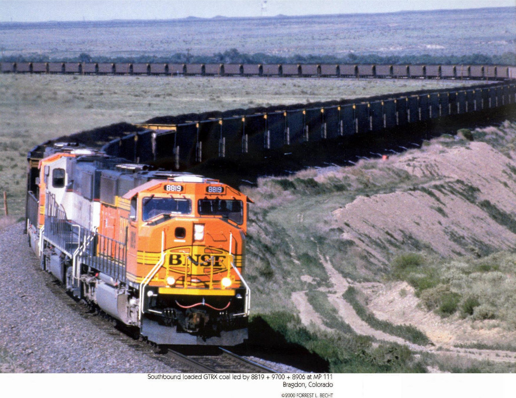 BNSF GM/EMD SD70MAC 8906 and 8819 and BN/BNSF GM/EMD SD70MAC 9700